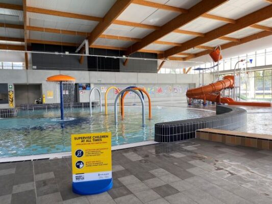 Learn how to swim at Stromlo Leisure Centre - Can Mum